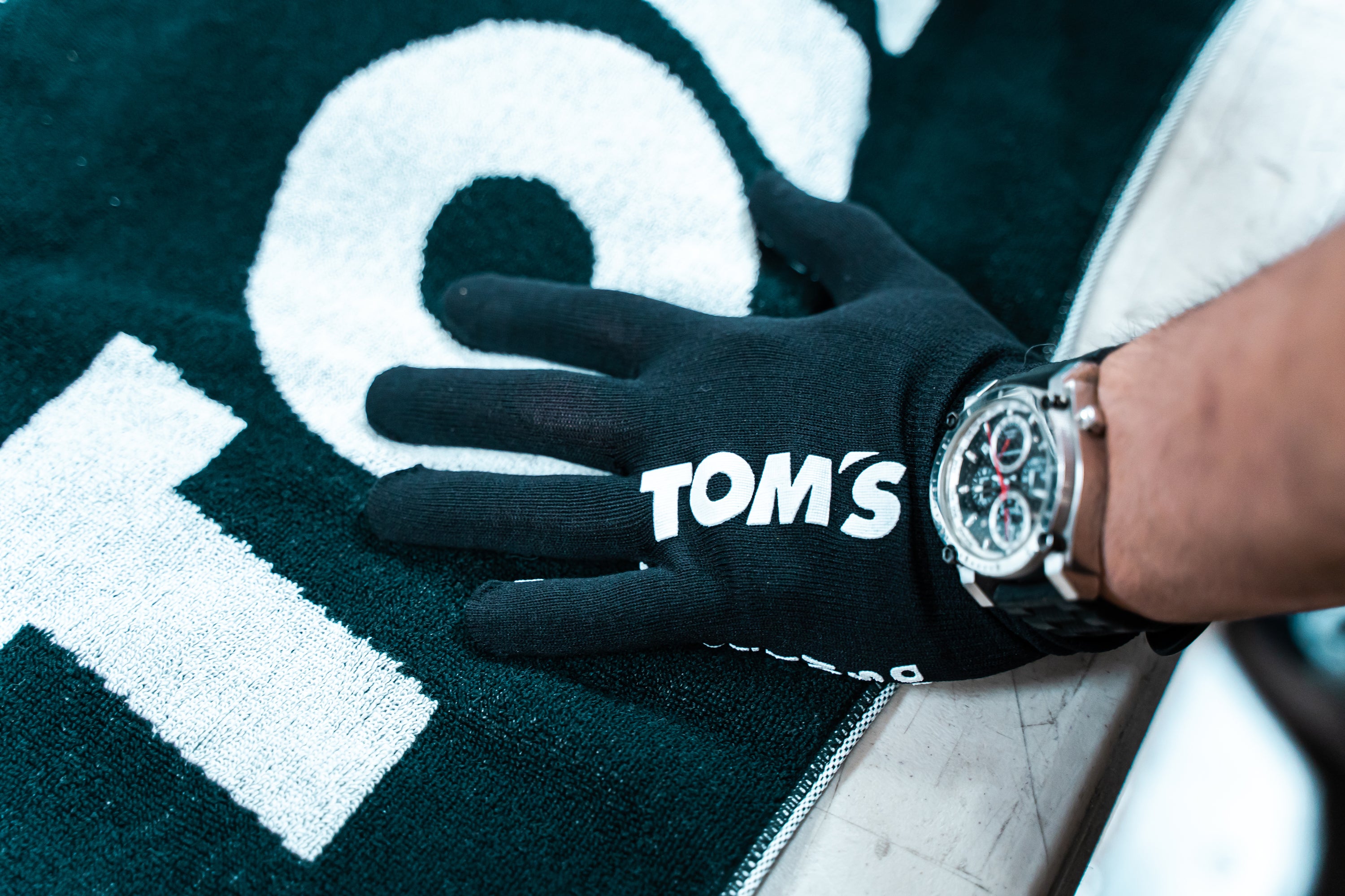 TOM'S Racing - Logo Gloves Black | APEXi USA